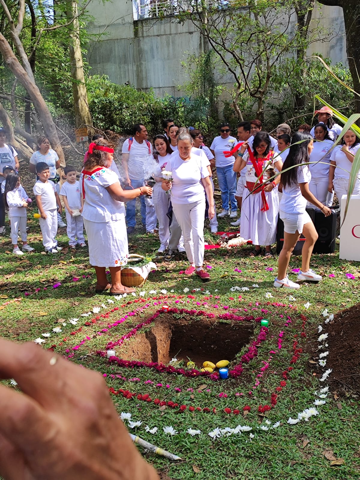Colegio con Glumer Celebra la Primavera con Ritual de Xóchitlali en el ...