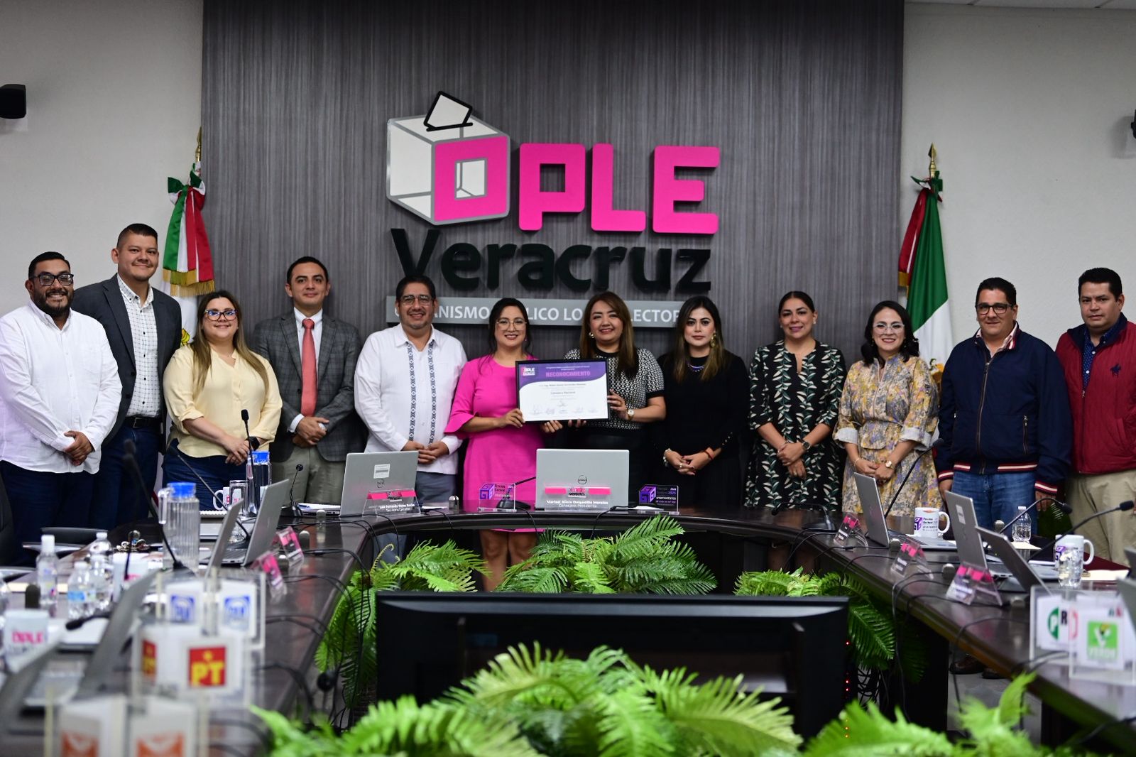 Consejo General del OPLE Veracruz resalta el legado de la Consejera ...