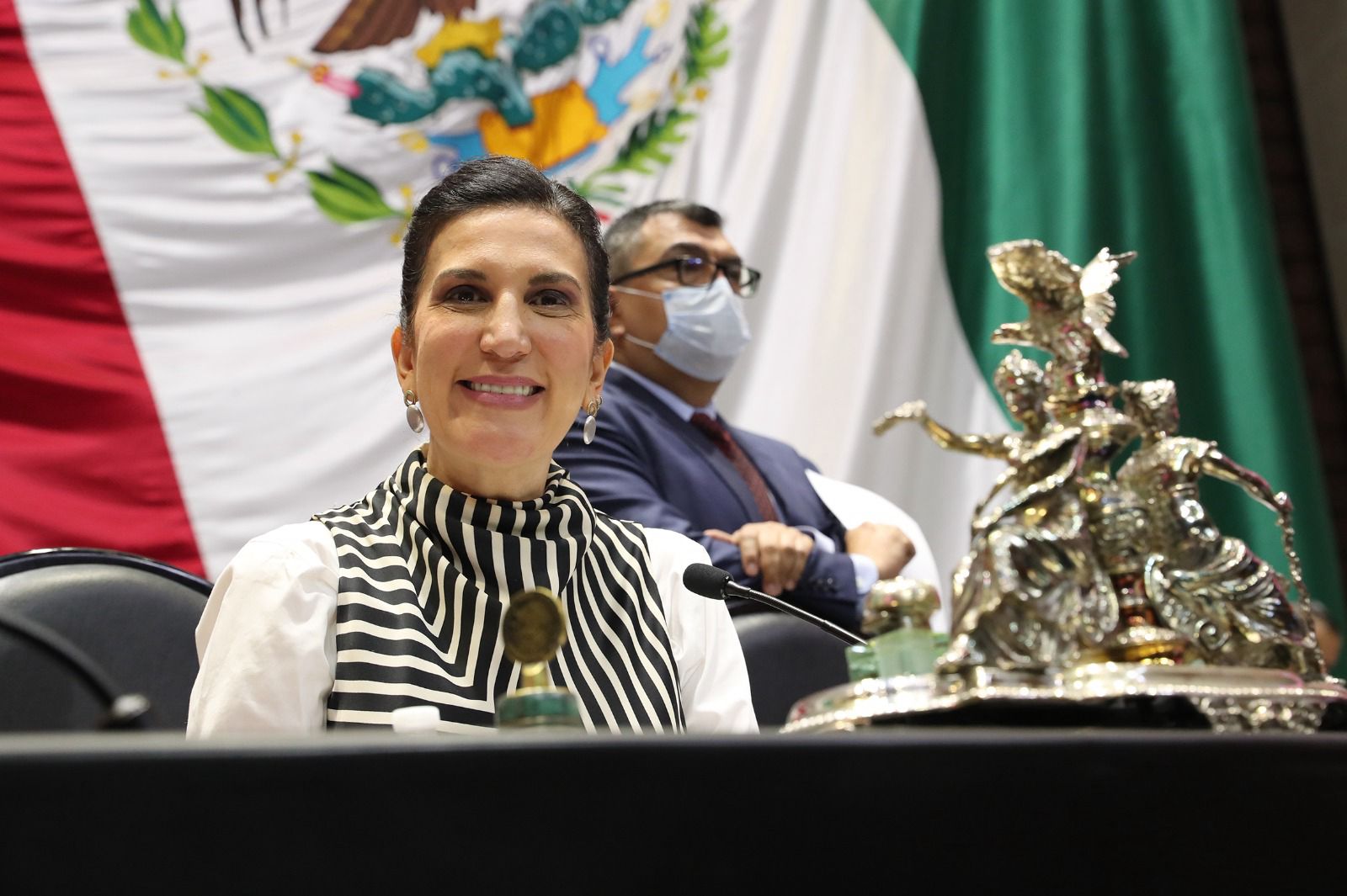 Avala Cámara de Diputados licencia de la diputada María Josefina Gamboa ...